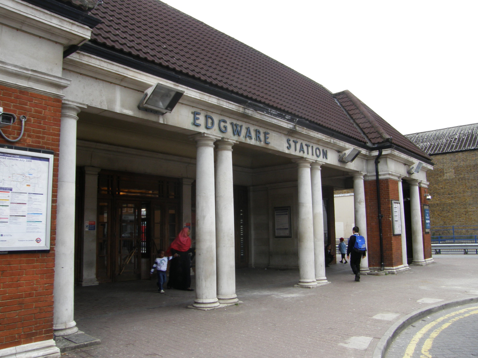 Edgware Station A Picture From Camden Town To Edgware Northern Edgware Station A Picture From Camden Town To Edgware Northern